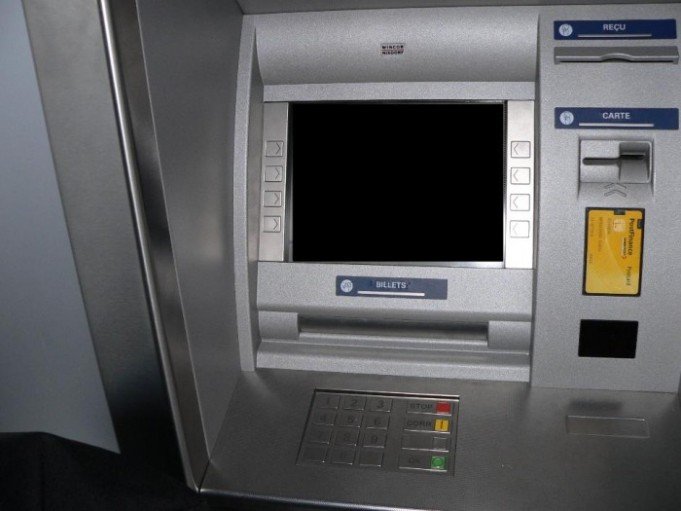 Bancomat Pos-Atm: come pagare e cosa si acquista con la carta di debito ...